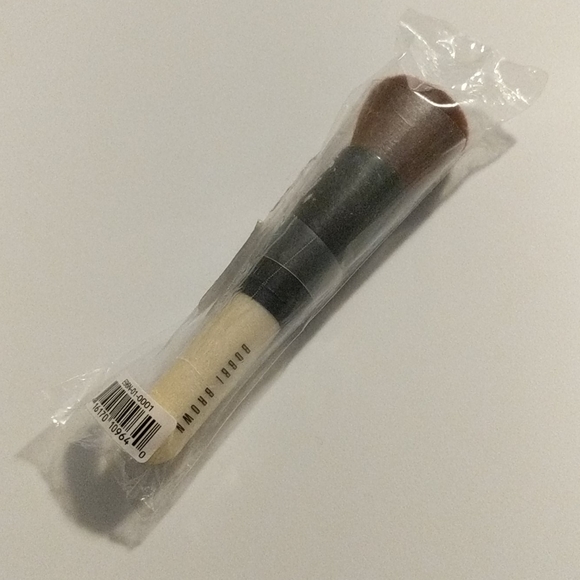 Bobbi Brown | Makeup | Bobbi Brown Full Coverage Face Brush | Poshmark